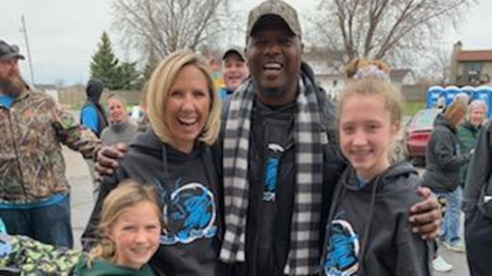 FOX 11's Michelle Melby participates in Walk-4-Autism | WLUK