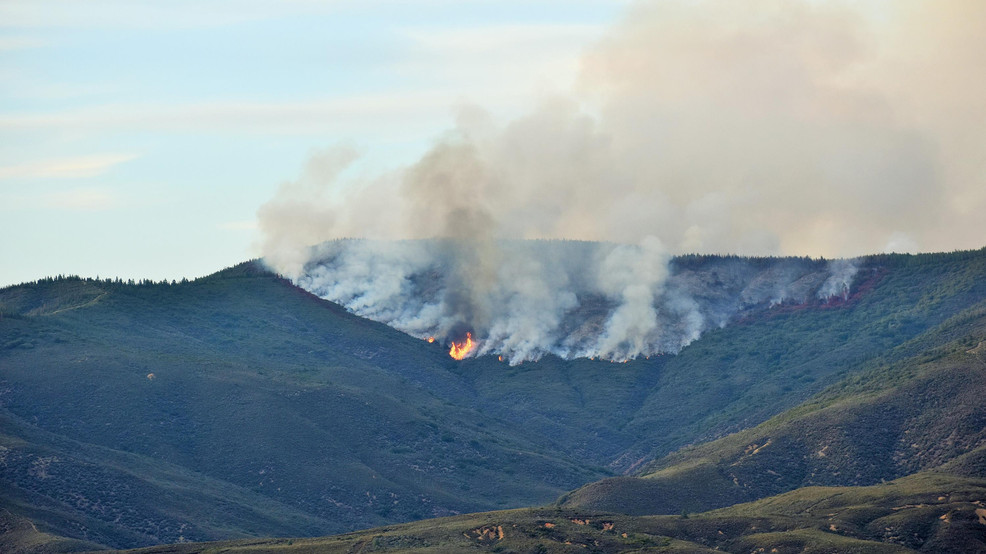 August Complex Fires: Some Evacuation Warnings Lifted in Glenn County ...