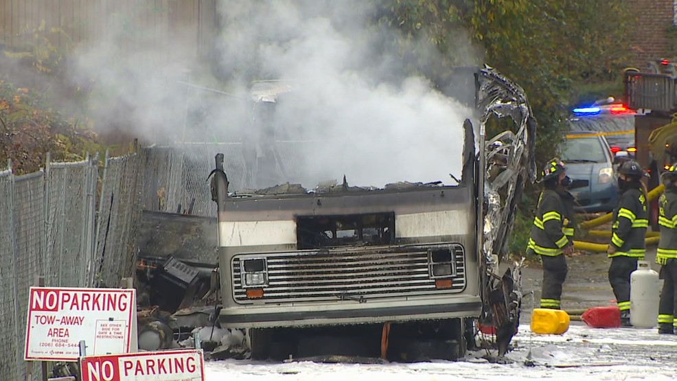 3 injured as propane tank explodes in RV in Seattle | KOMO
