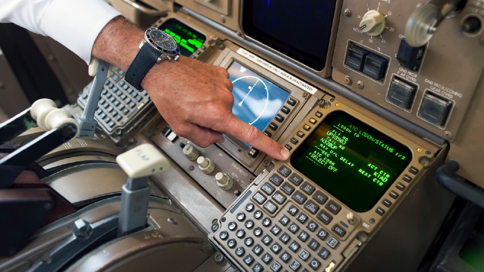 Pilots, air traffic controllers shifting to text messaging | KOMO