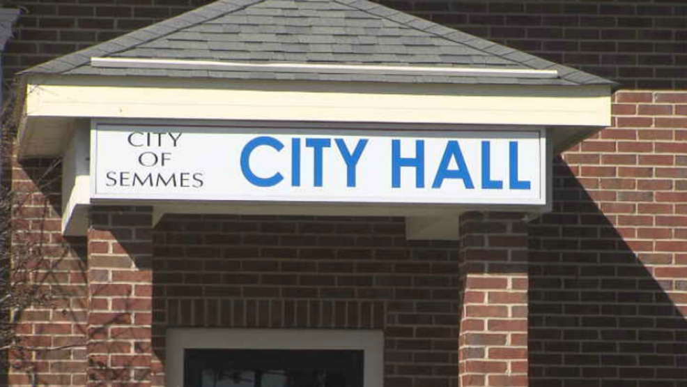 Some Semmes residents say 'hold off' on annexation | WPMI